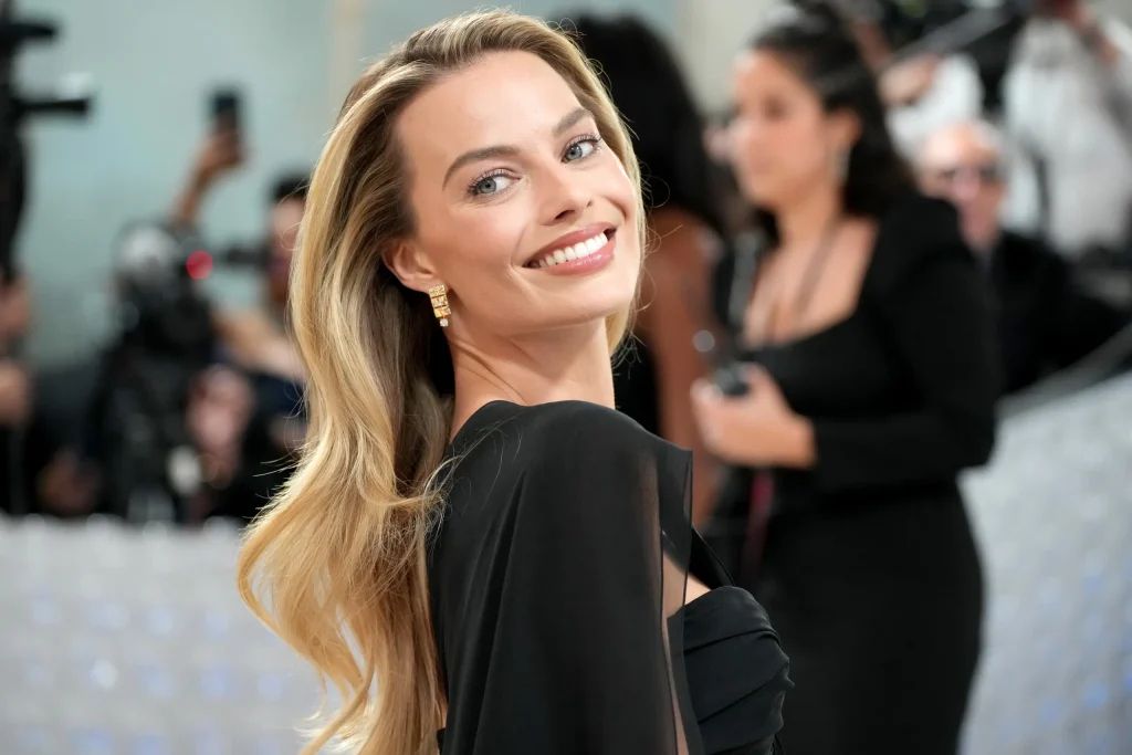 Margot Robbie Height: What You Need to Know - Mr. Captions